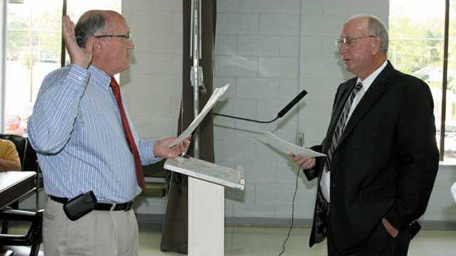Poss sworn in as Smithville mayor - Smithville Review