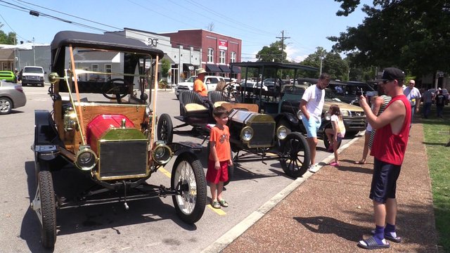 Model T Club makes stop in Smithville - Smithville Review