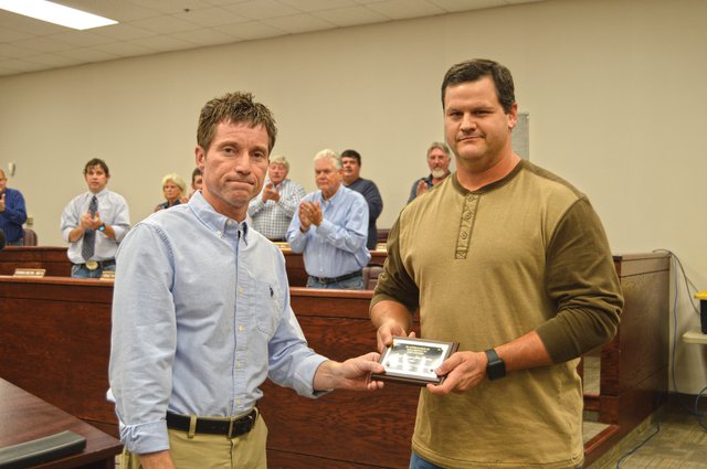 Veterans to lead pledge before meetings - Southern Standard