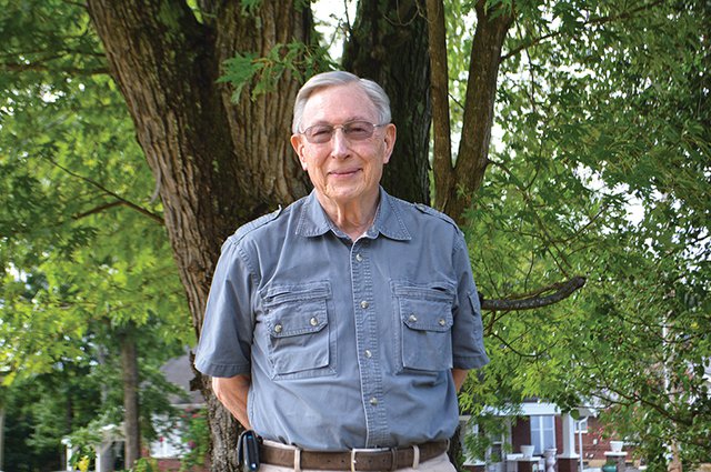 Schultz seeks to lease Blue Building - Southern Standard