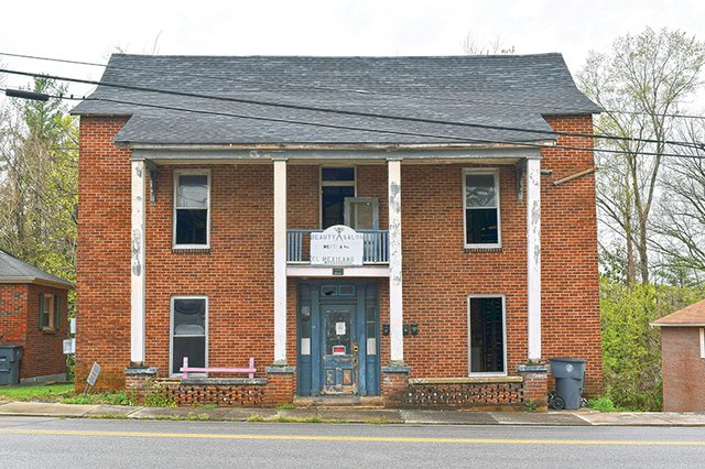 Agreement could save 122-year-old building - Southern Standard