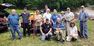 Volunteers work to improve Sally's Alley - Southern Standard