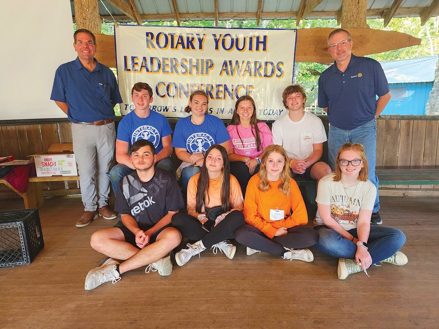 Eight InterAct Club students attend leadership program - Southern Standard