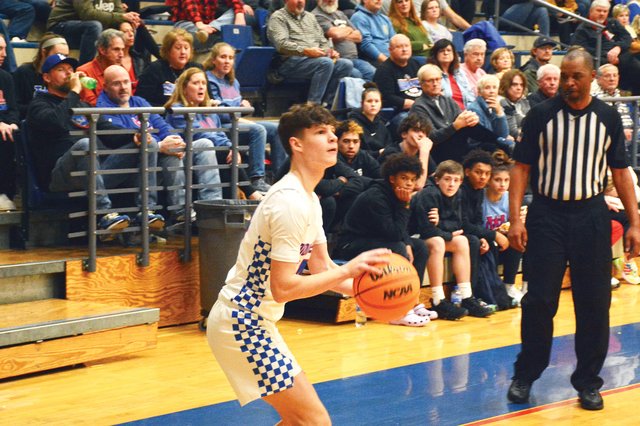 Red Hawks soar past Pioneers - Southern Standard